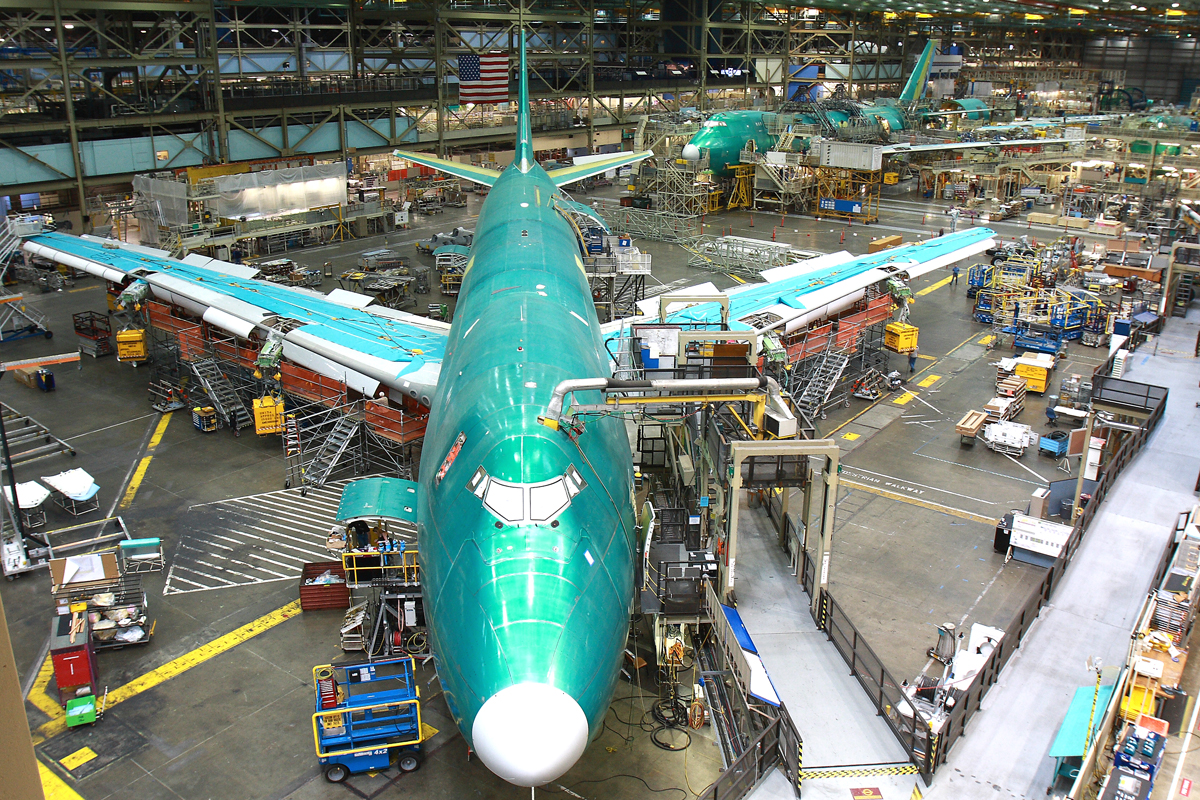 Behind the Scenes Tour of a 747-8 and the Boeing Factory ...