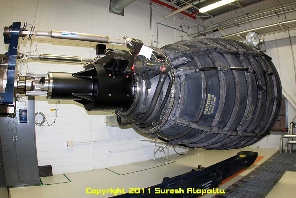 Photos: Inside the Mummification of Space Shuttle DiscoveryNYCAviation
