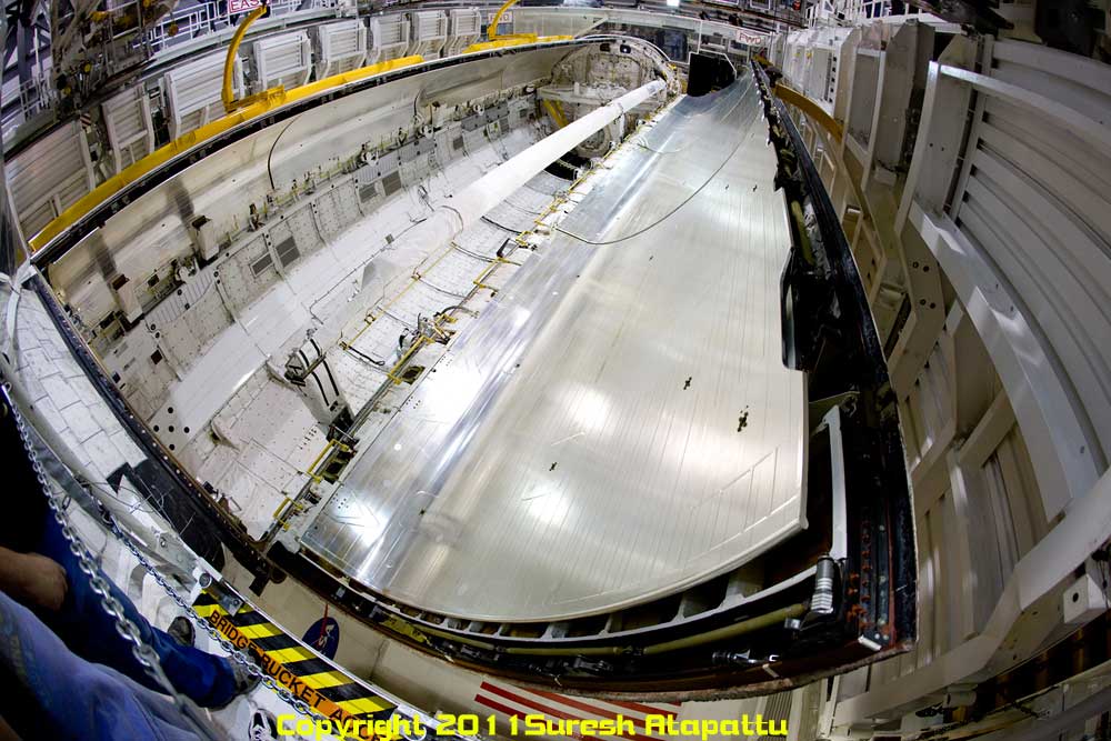 Photos: Inside the Mummification of Space Shuttle DiscoveryNYCAviation ...