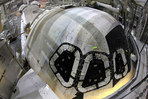Photos: Inside the Mummification of Space Shuttle DiscoveryNYCAviation