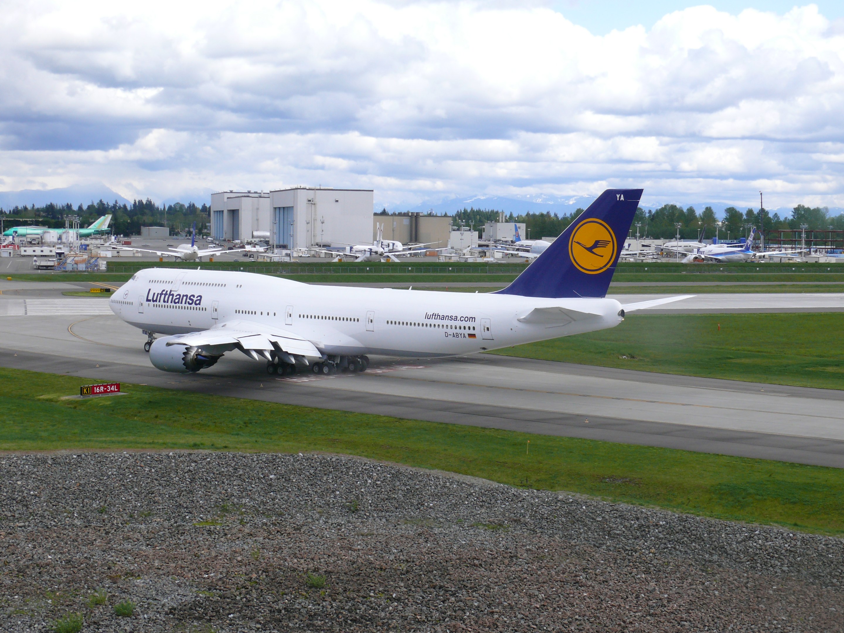 160 Photos Of Lufthansa s First Boeing 747 8 Intercontinental 160 Photos Of Lufthansa s First Boeing 747 8 Intercontinental